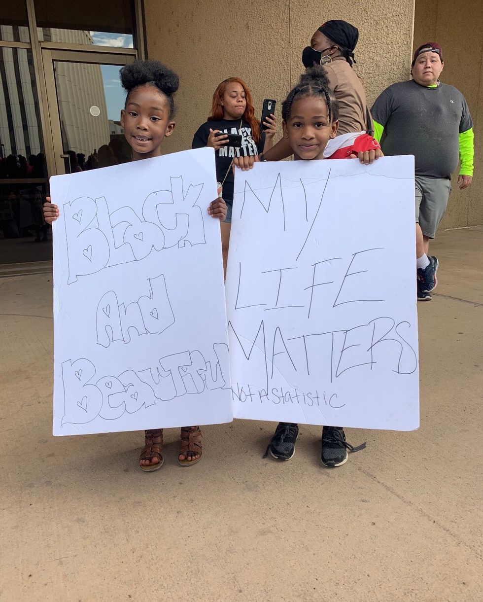 14 powerful photos of children at the #BlackLivesMatter protests around ...
